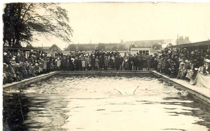 KLF • View topic - Swimming pool 1910