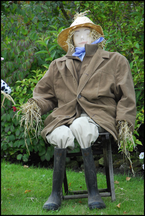 KLF • View topic - Wolverton Scarecrows
