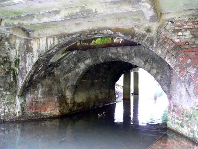 KLF • View topic - The East Gate - Highgate bridge